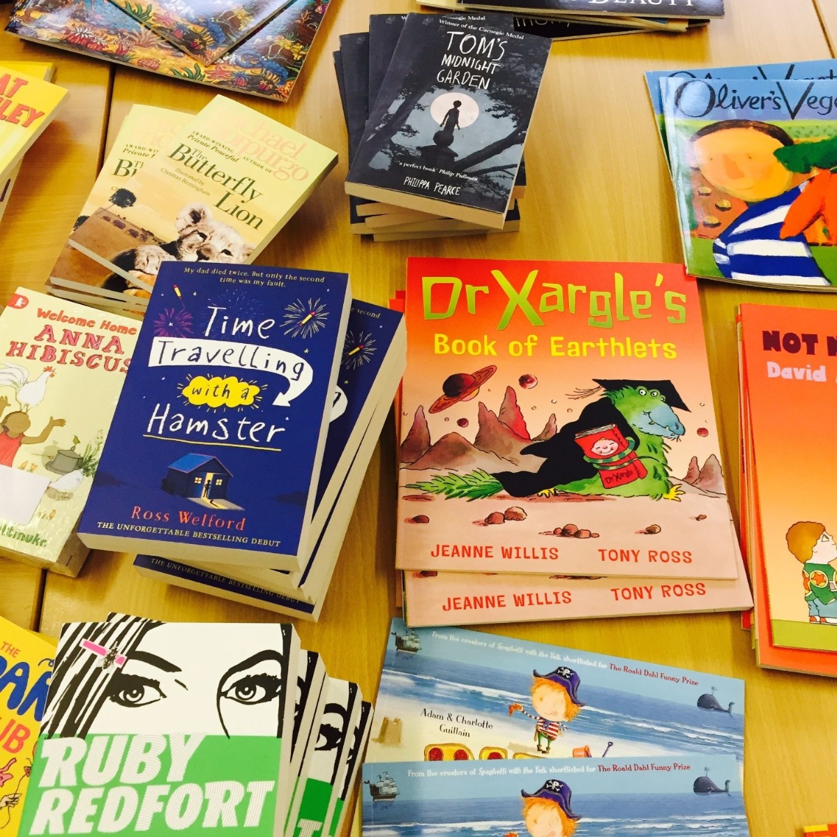 Prescot Primary and Nursery School - Books, books, books!