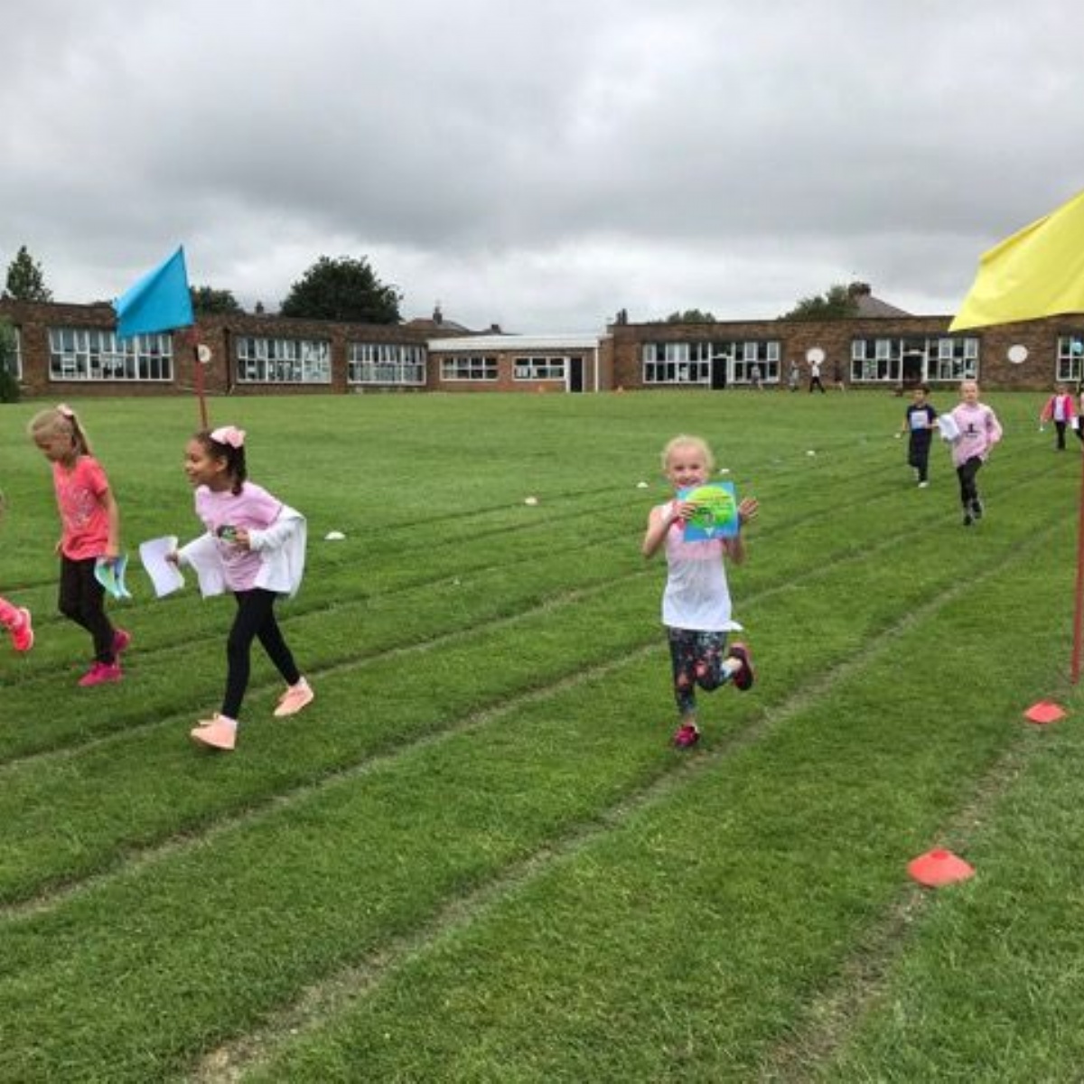 Prescot Primary and Nursery School - Race at our Place!